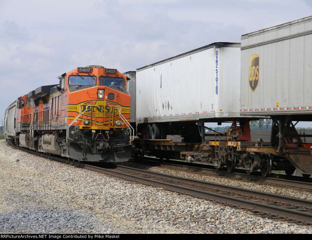 BNSF 5407